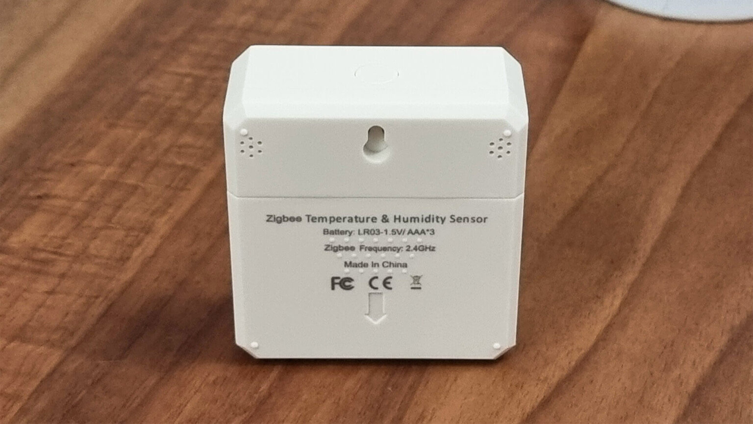 Zigbee Temperature & Humidity Sensor with an LCD - SmartHomeScene
