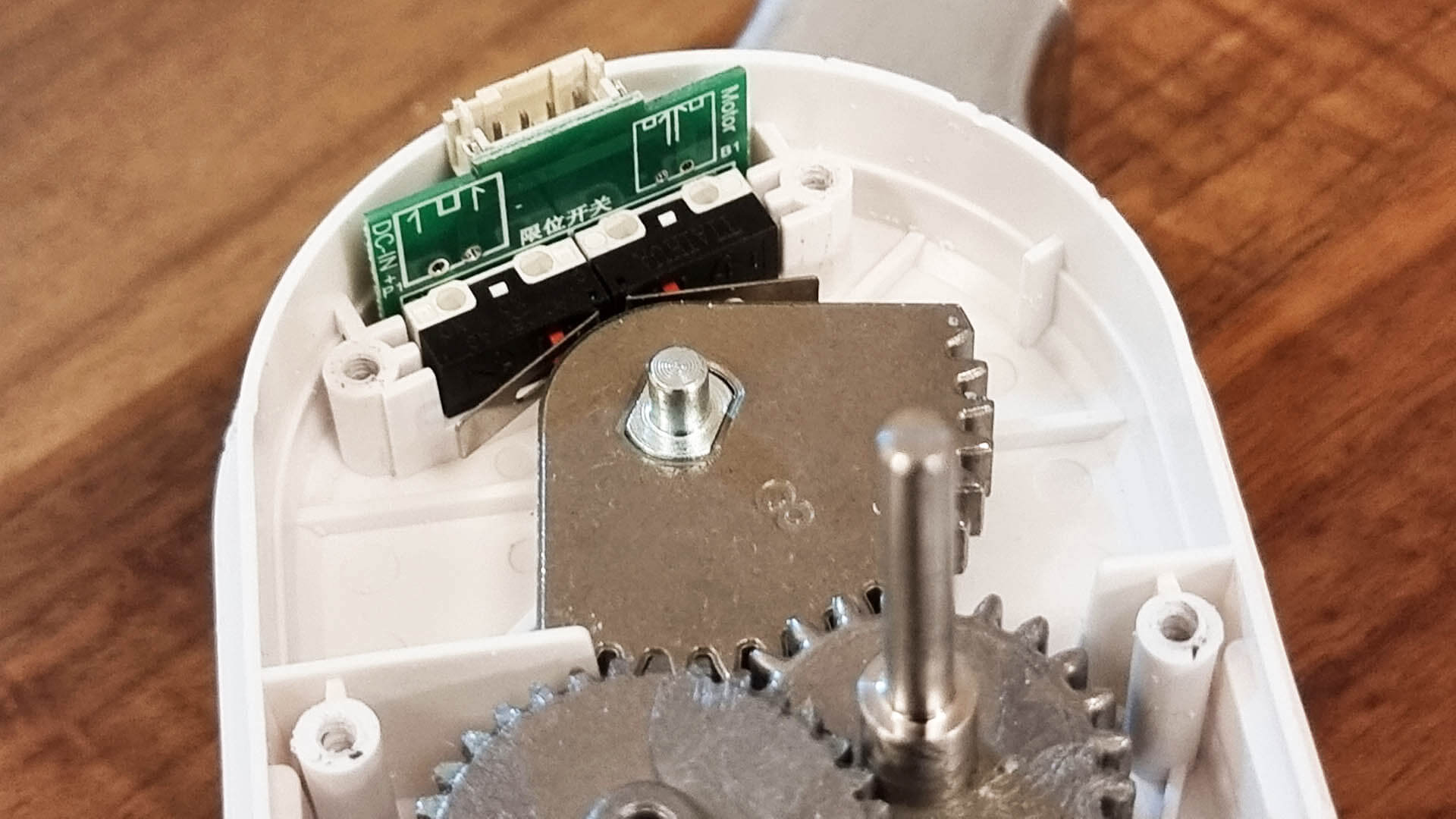 Moes Water Valve Controller ZV-QY-US-EN Review - SmartHomeScene