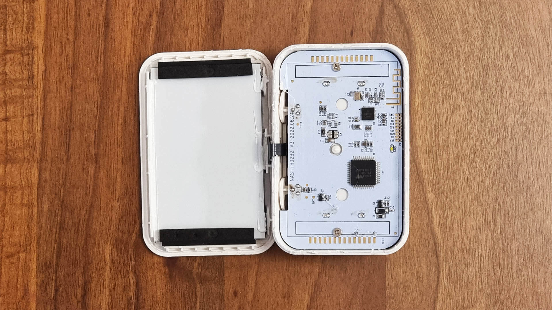 Neo Zigbee LCD Climate Sensor NAS-TH02B2 | SmartHomeScene