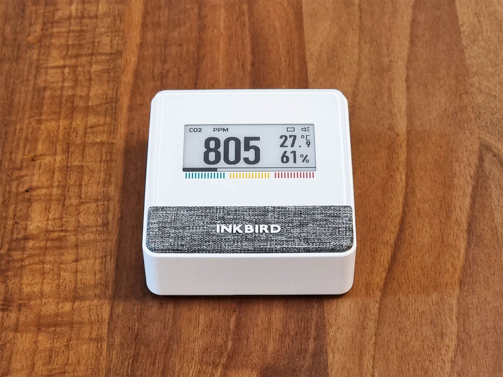 Inkbird E-Ink Air Quality Sensor IAM-T1 Review - SmartHomeScene