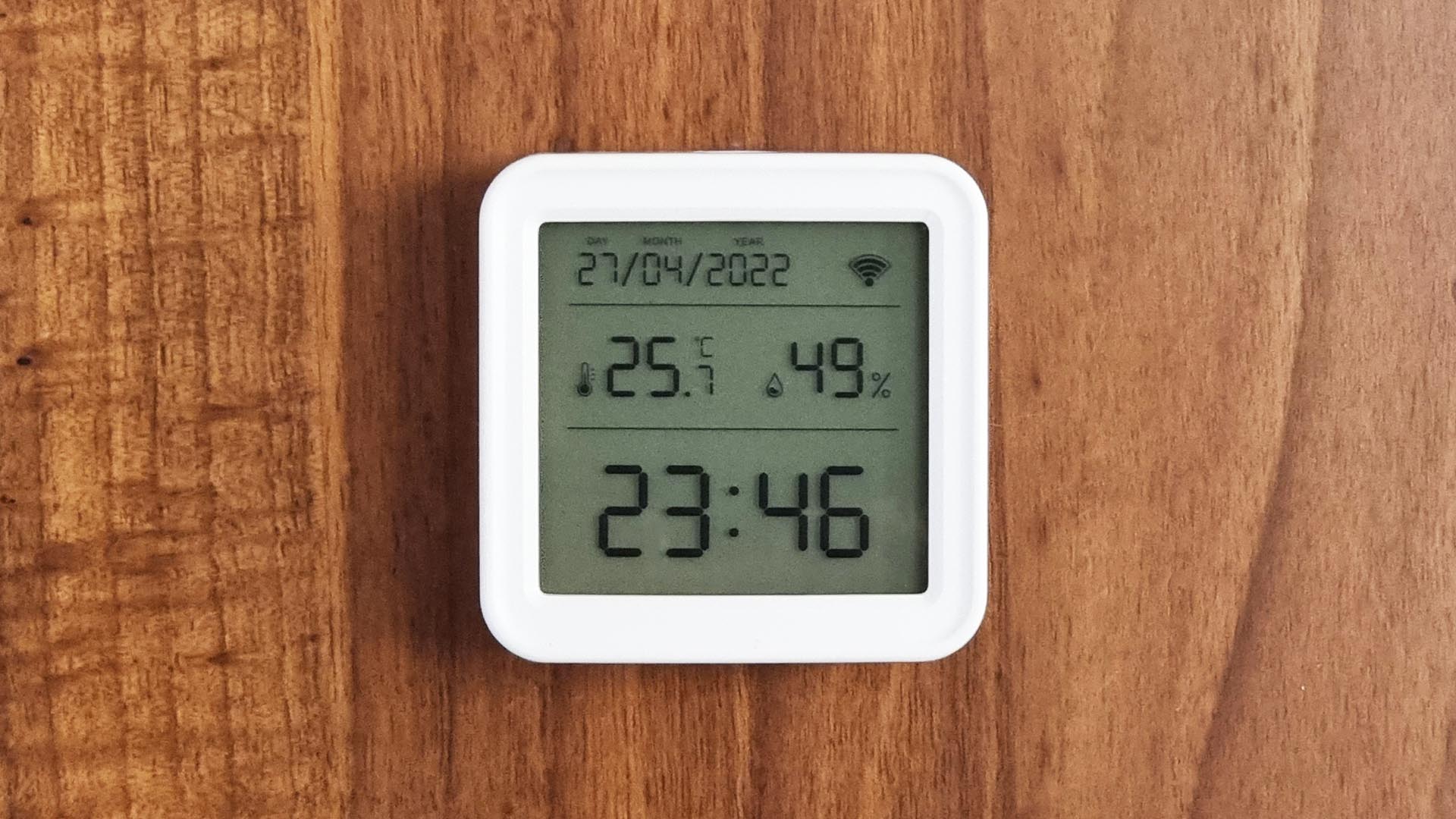 Tuya Backlit Screen Climate Sensor ZTH08 Review - SmartHomeScene