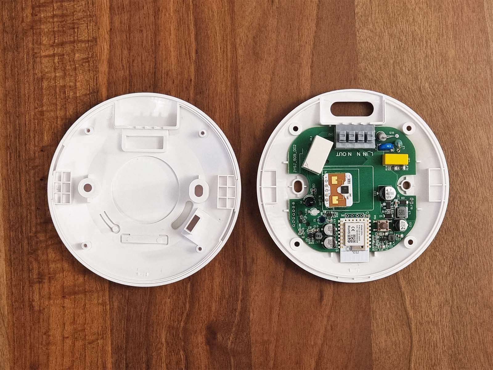 Zigbee Presence Sensor With Relay MTG075-ZB-RL - SmartHomeScene