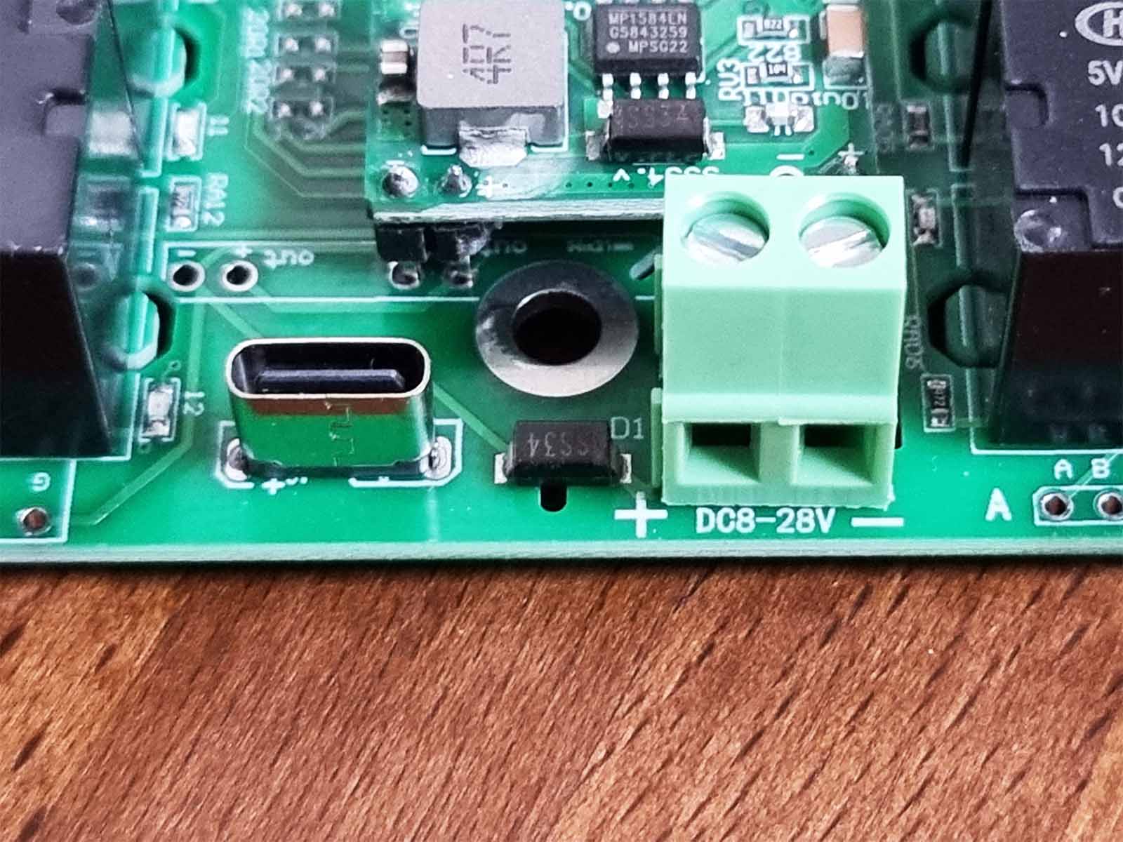 Tuya Zigbee 12 Channel Relay Board Review - SmartHomeScene