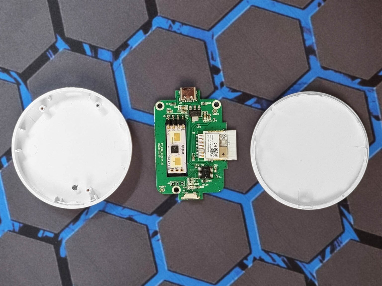 New Tuya 24GHz Zigbee Presence Sensor Review - SmartHomeScene