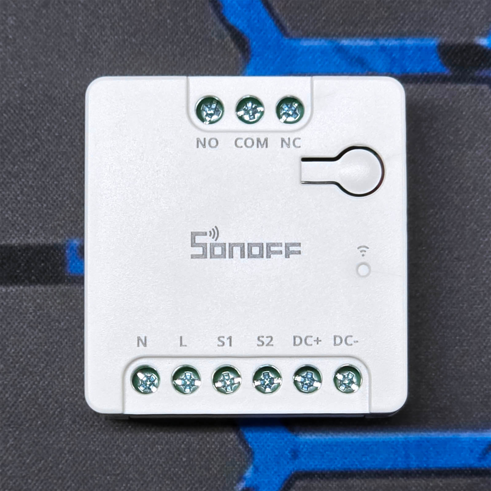 Sonoff Matter Dry-Contact Switch MINI-D Review - SmartHomeScene