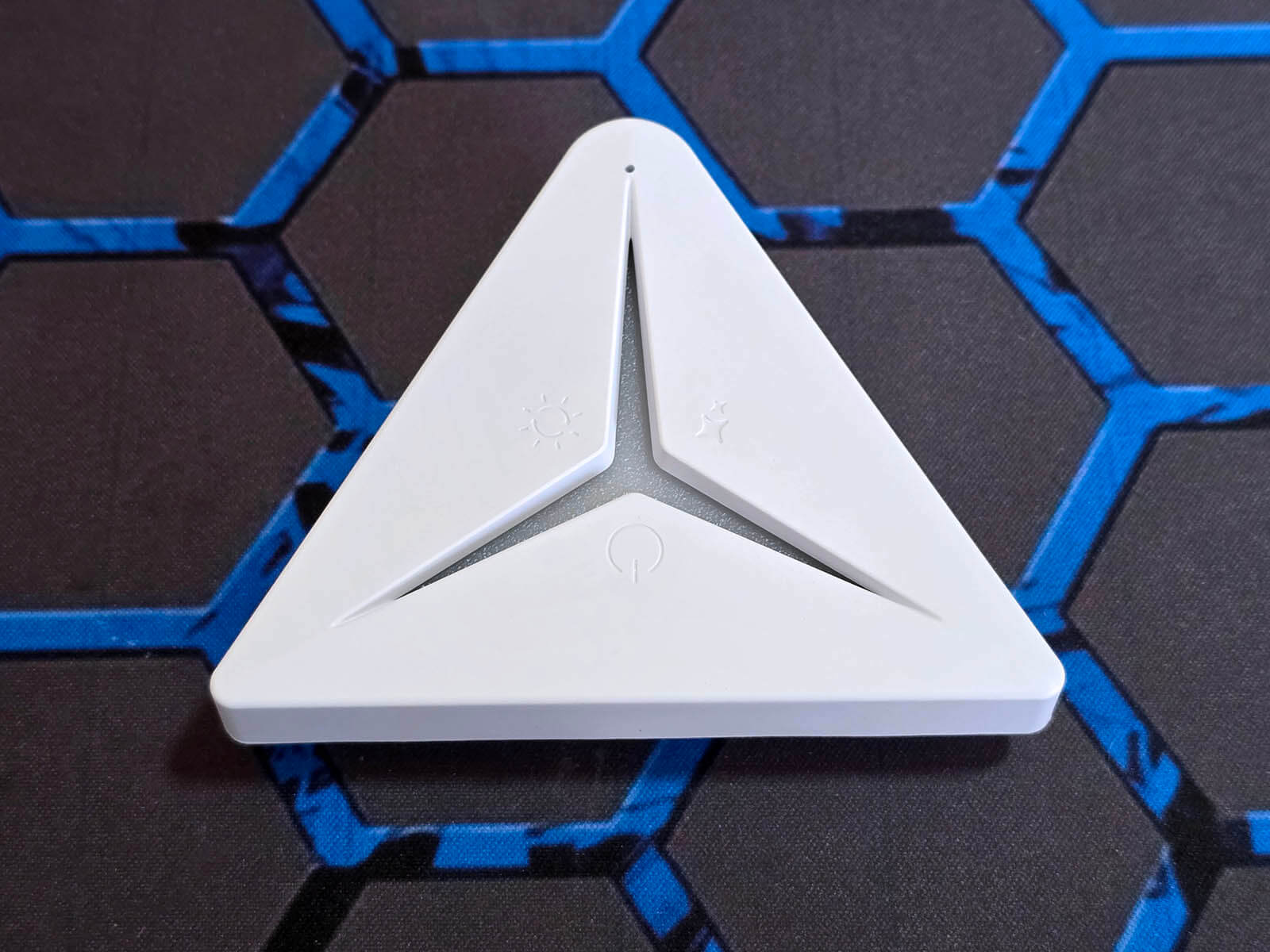 Linkind EP6 Smart Hexagon Panels Review - SmartHomeScene