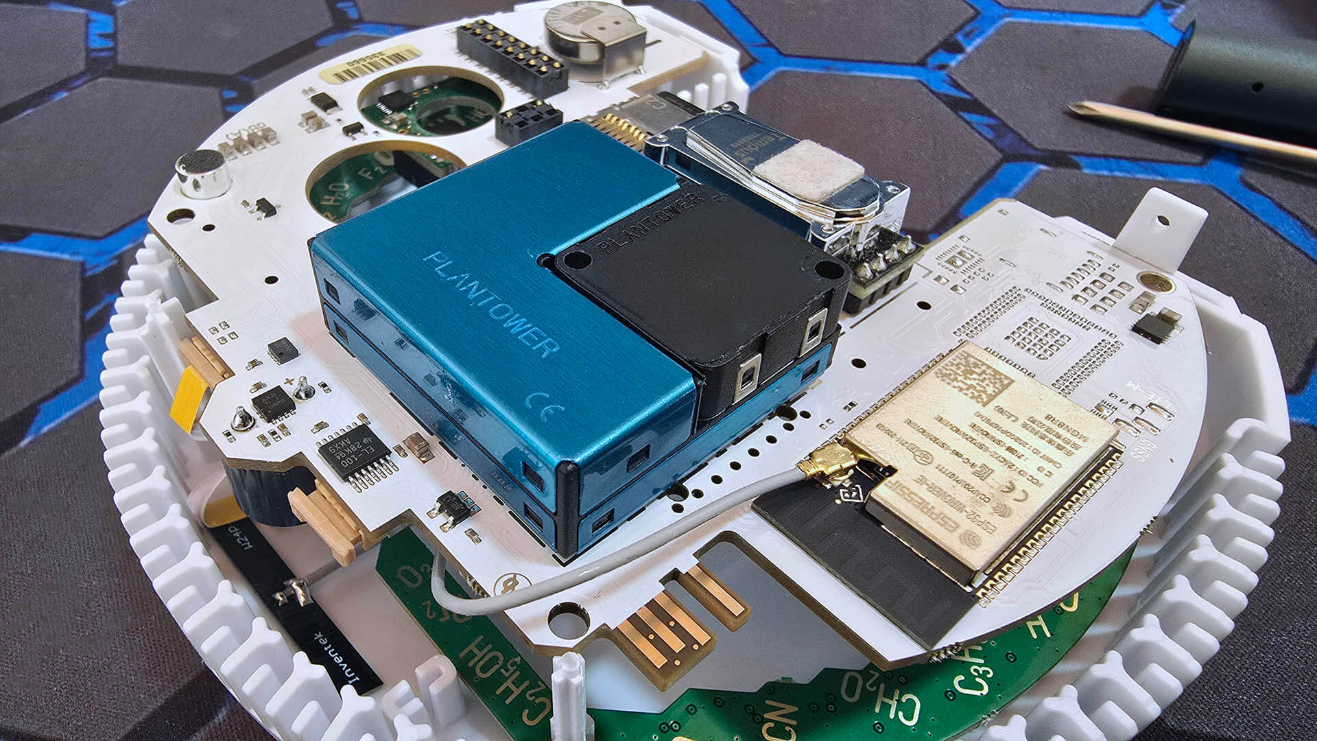airQ Science Air Quality Sensor Review | SmartHomeScene