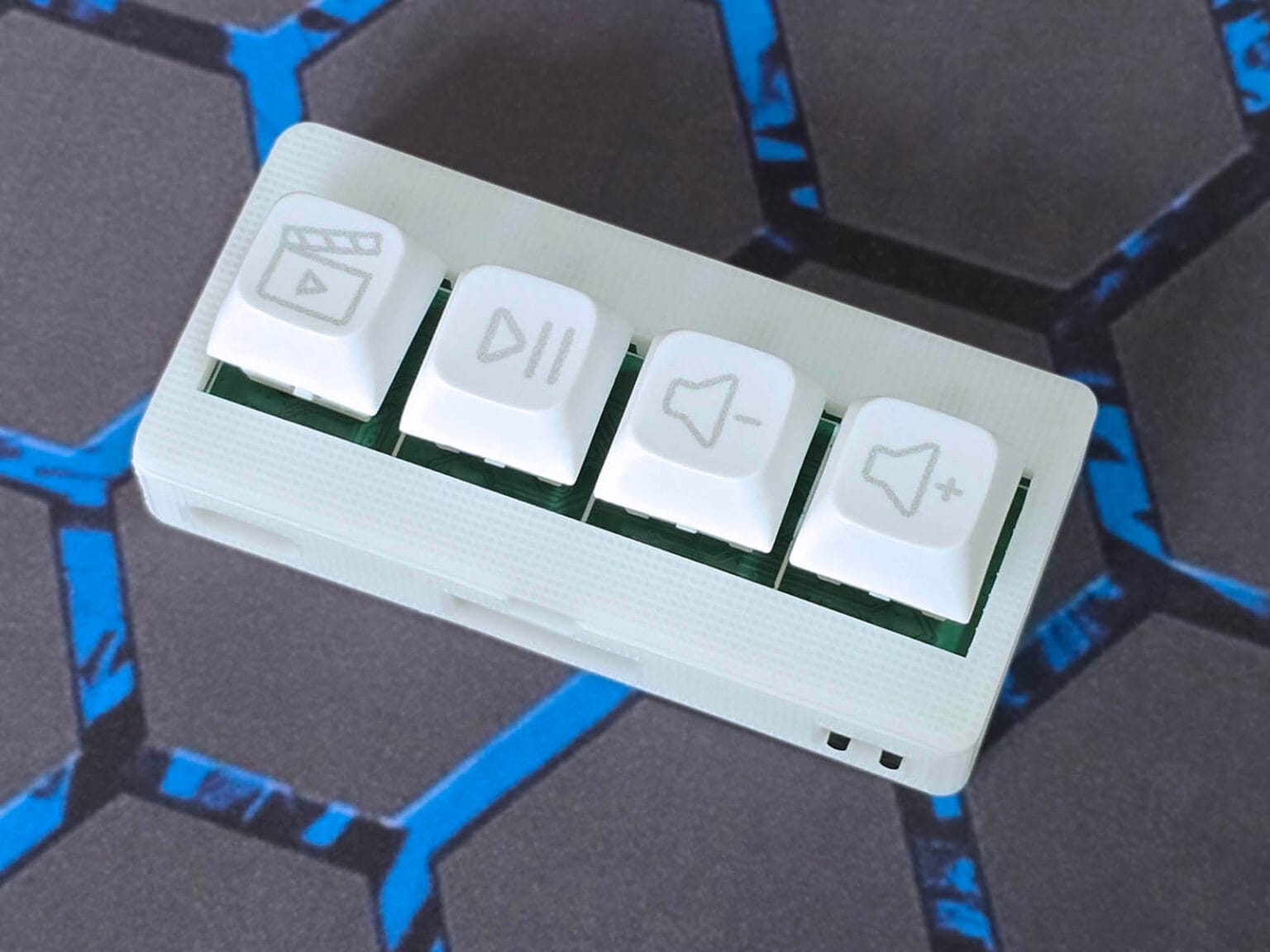 Apollo Automation BTN-1 Macro Deck Review - SmartHomeScene